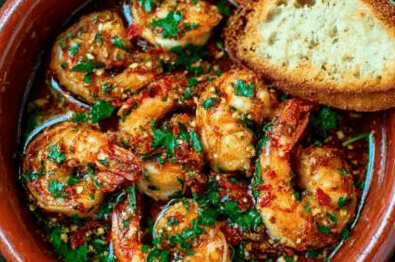 Gambas al Ajillo (Spanish Garlic Shrimp Recipe) - Easy homemade recipes